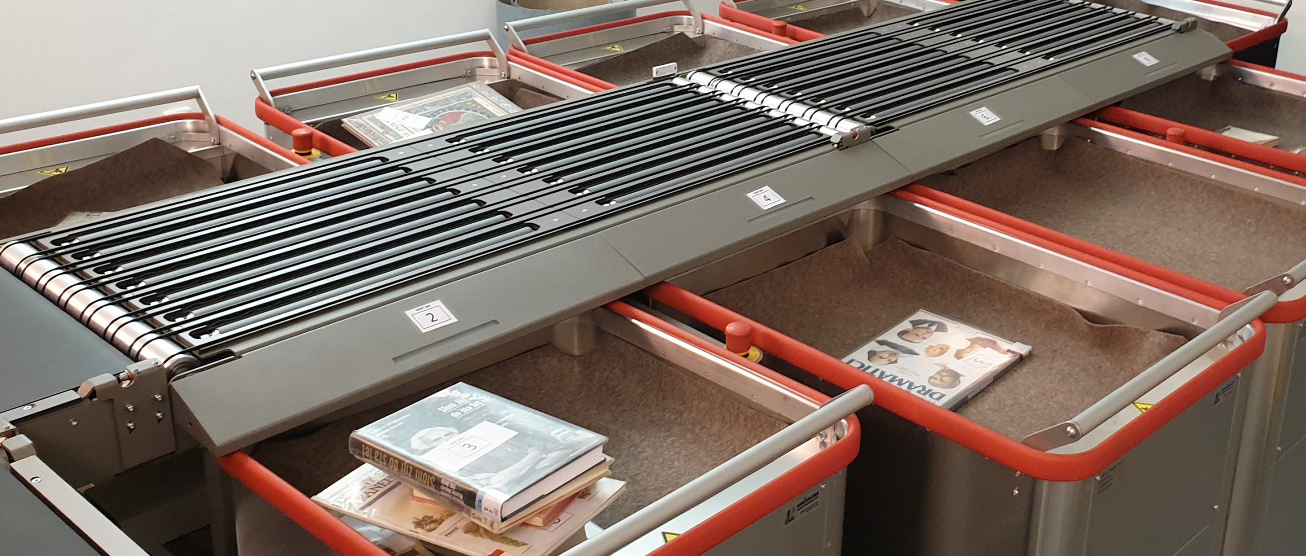 They have a new helper in the Prague library: a self-service return ...